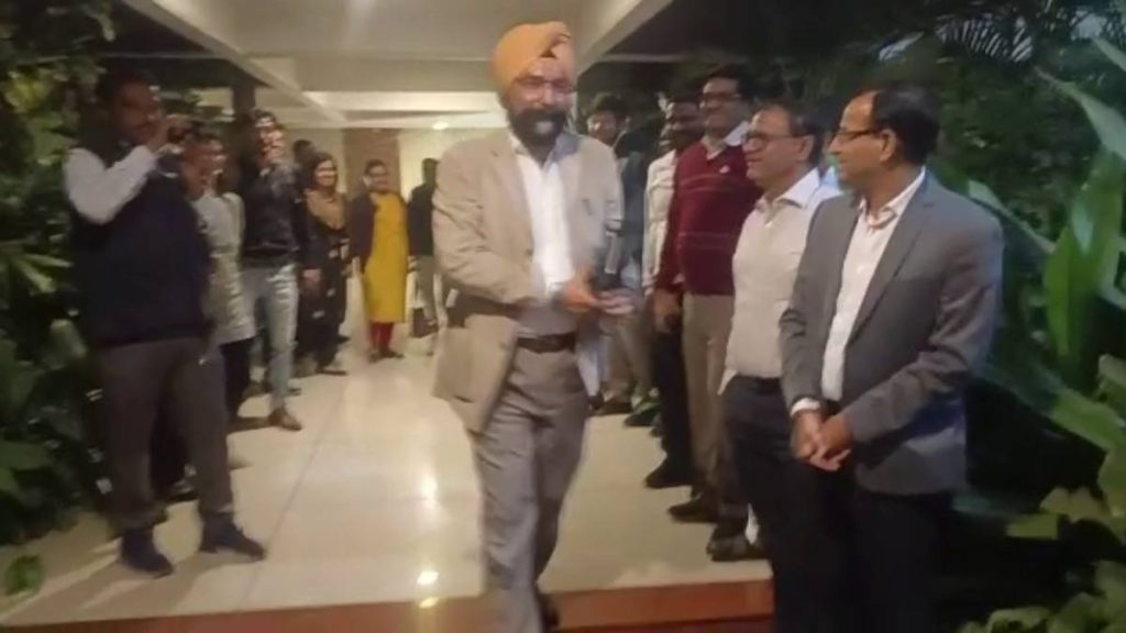 Amul MD RS Sodhi: અમૂલના એમડી પદેની આરએસ સોઢીની સેવા સમાપ્ત, જયેન ...