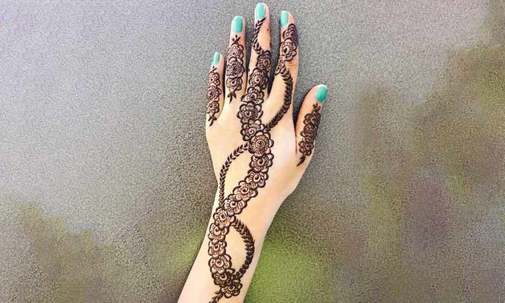 Back Hand Mehndi Designs 2023 in 2023: હથેળીની પાછળની બાજુ વેલ મહેંદીની ...