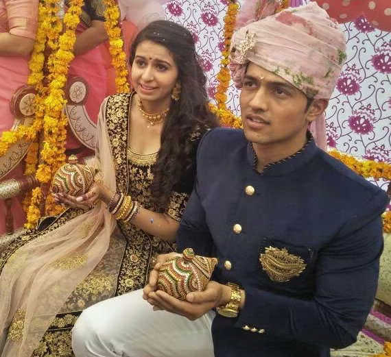 Kinjal Dave Engagement: ચાર-ચાર બંગડી વાળી ગાડી ફેમ કિંજલ દવેની સગાઈ ...