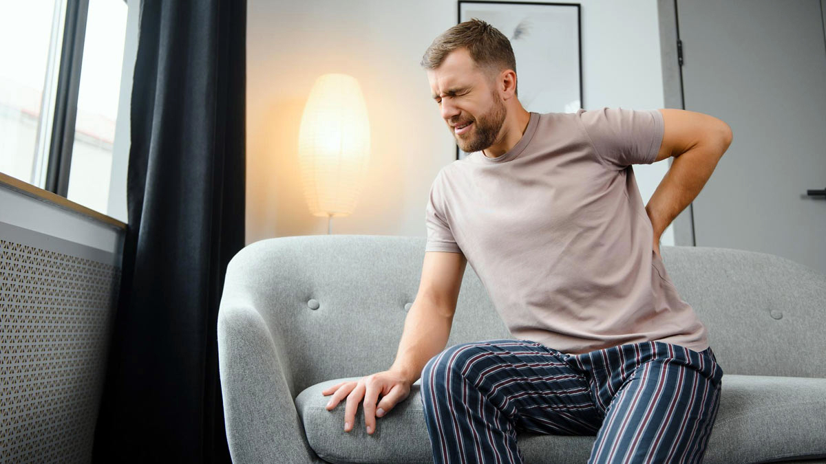 Back Pain In Men: પુરુષોમાં કમરનો દુખાવો સામાન્ય નથી, જાણો દરરોજ થતી ...