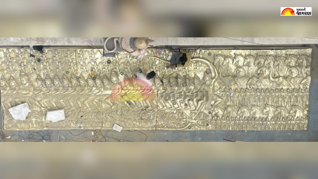 નવી સંસદમાં દરેક ભારતીયોને ગર્વ કરાવે એવું 'સમુદ્રમંથન'નું વિશાળકાય ...