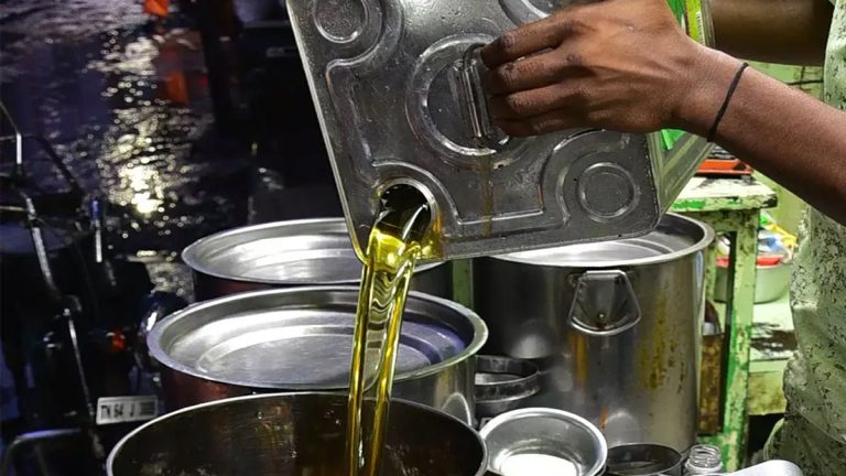 Groundnut Oil Price in Gujarat: મગફળીના વિક્રમી ઉત્પાદન વચ્ચે સિંગતેલના ...