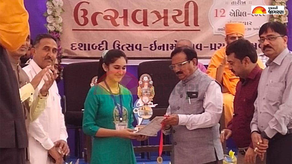 જાગરણ Interview: ગઢડાની ધીમહિ આ રીતે પહેલી ટ્રાયમાં પહોંચી KBCની હોટસીટ ...