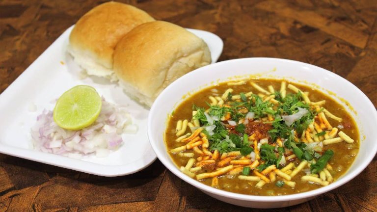 Sev Usal Recipe: ઘરે જ સરળતાથી તૈયાર કરો વડોદરાનું ફેમસ ટેસ્ટી ફુડ સેવ ...