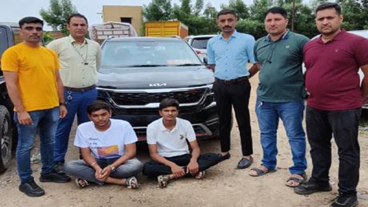 સિંધુભવન રોડ પર કારમાં MLA Gujaratનું બોર્ડ લગાવીને રખડતા 2 નબીરાની ...