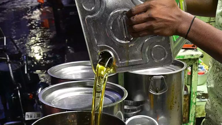 Sing Oil Price in Rajkot: મગફળીના ભાવ 10 દિવસથી સ્થિર છતાં સિંગતેલમાં ...