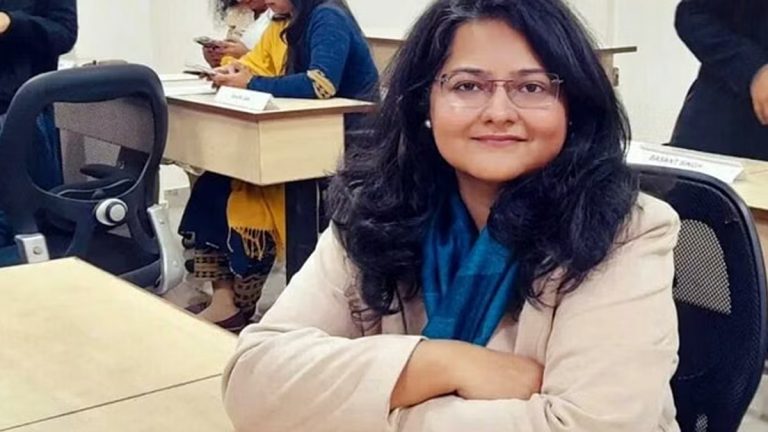 IAS Success Story: મેડિકલનો અભ્યાસ છોડ્યો, યુટ્યુબથી અભ્યાસ કરીને બન્યા ...