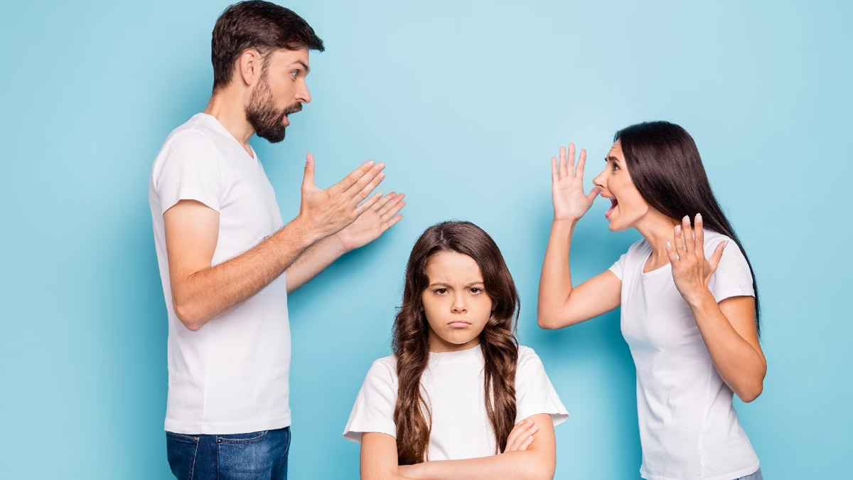 Parenting Tips: બાળકોને બગાડે છે માતા-પિતાની આ આદતો, સમયસર વ્યવહારમાં ...