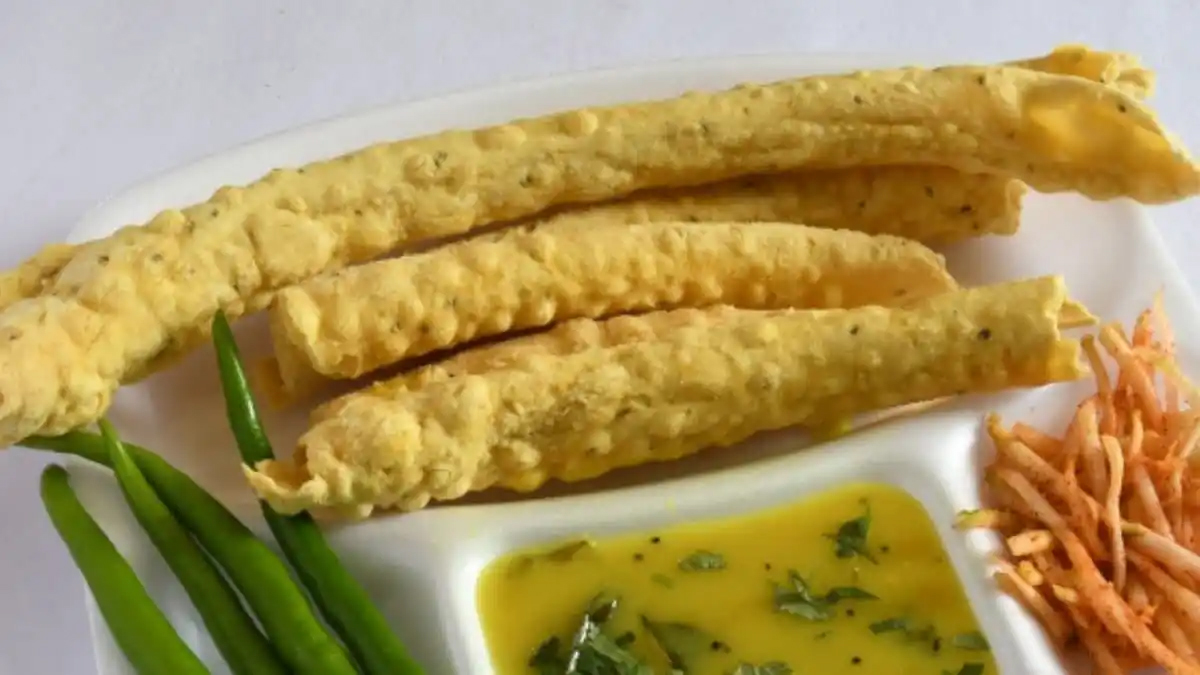 Gujarati Fafda Recipe:: ફાફડા એ ગુજરાતનો પ્રખ્યાત નાસ્તો, એકદમર સરળ ...