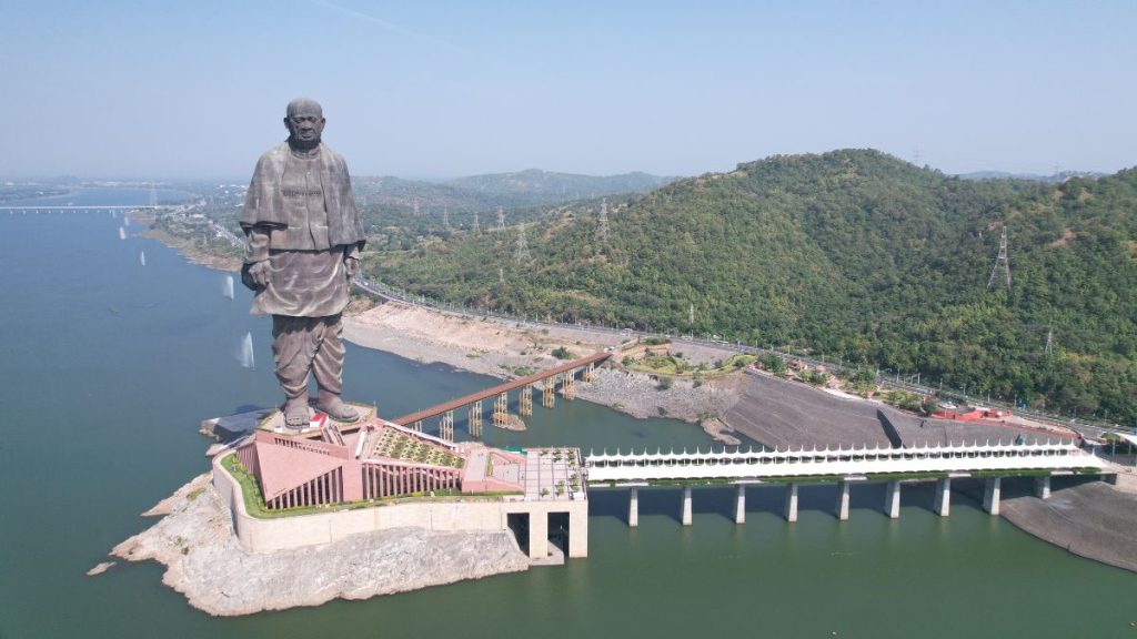 Statue Of Unity: સર્કિટ હાઉસ, એકતા મોલ, એડમીન બિલ્ડીંગ રંગબેરંગી ...