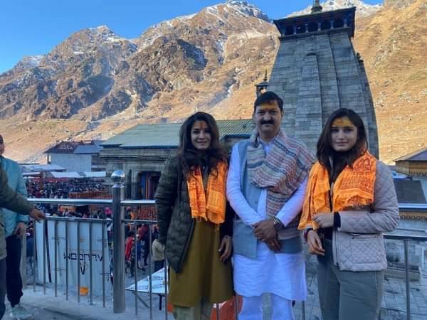 Raveena Tandon In Rishikesh: દીકરી રાશા સાથે કેદારનાથ બાદ ઋષિકેશ પહોંચી ...