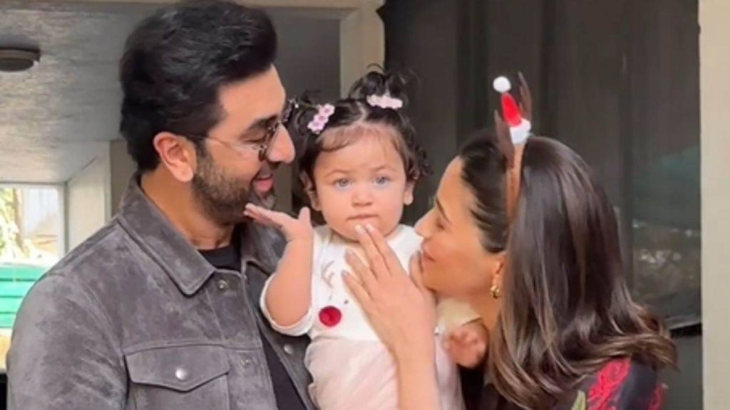 Raha Kapoor Video: પહેલીવાર ફેન્સને જોવા મળી કપૂર પરિવારની લાડલી, રણબીર ...