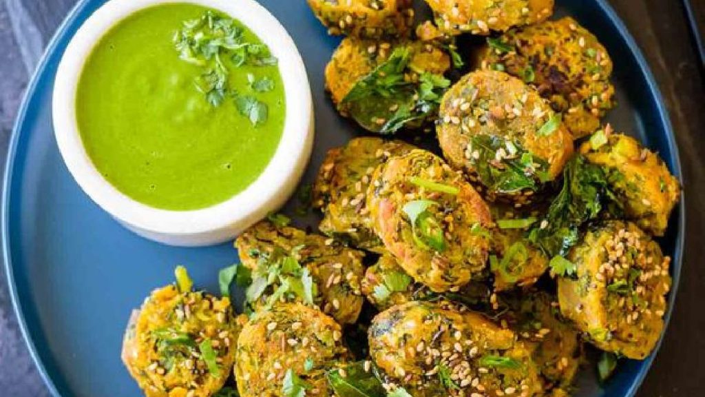 Palak Muthiya Recipe: શિયાળામાં બનાવો પાલકના મુઠિયા, બાળકોને પડેશે પસંદ