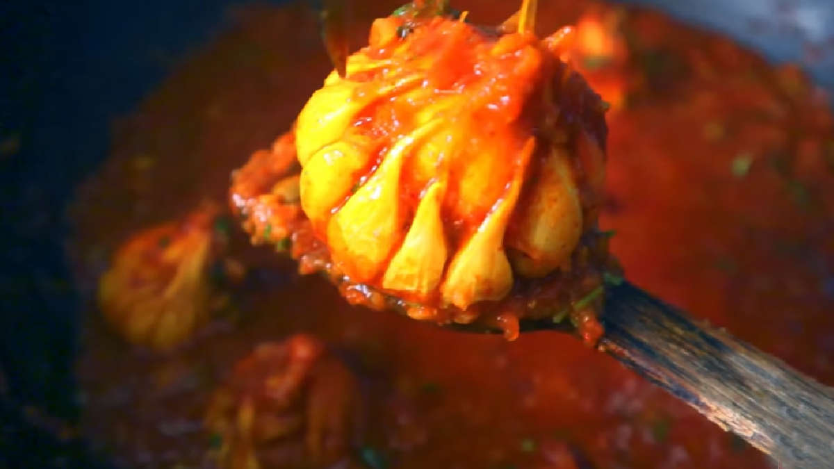 Akha Lasan Nu Shaak Recipe: આખા લસણનું શાક બનાવવાની રેસિપી