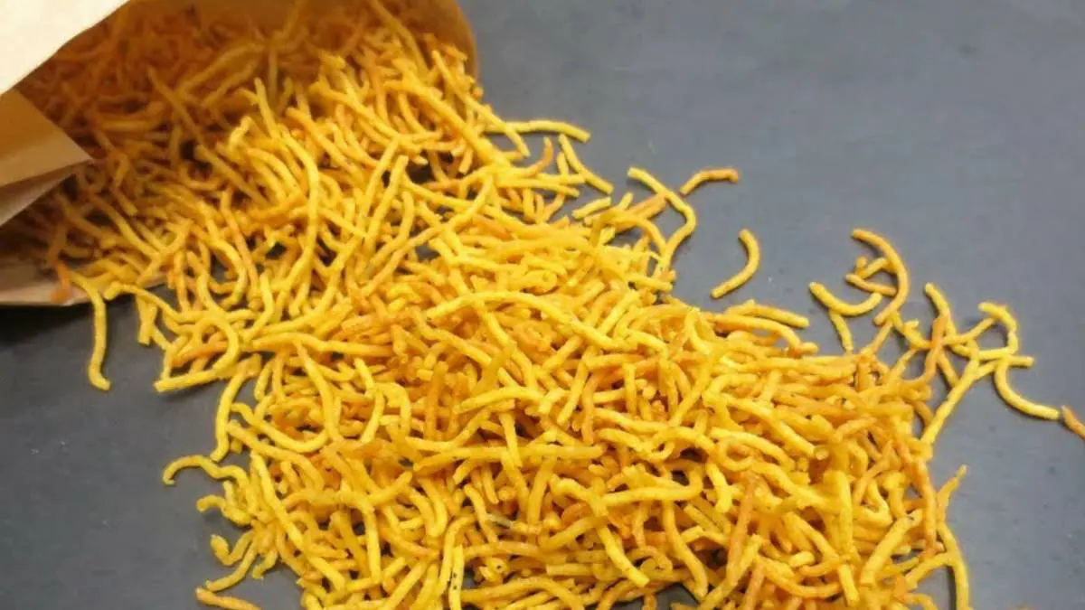 હલ્દીરામ જેવી ટેસ્ટી આલુ સેવ હવે ઘરે પણ બનાવી શકો છો, નોટ કરી લો સ્ટેપ ...