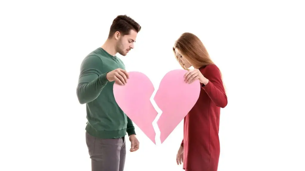 શું તમારો બૉયફ્રેન્ડ કરવા માંગે છે બ્રેકઅપ? - આ સંકેતો સમજો અને સતર્ક ...