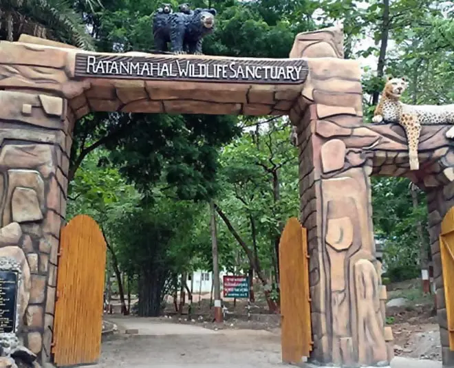 Travel India: ઐતિહાસિક મહત્ત્વ ધરાવે છે ગુજરાતનું દેવગઢ બારિયા, તેની ...