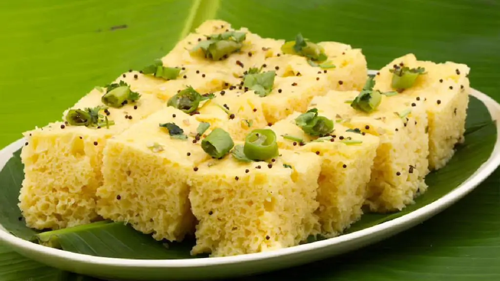 તલોદ નાયલોન ખમણ બનાવવા રેસીપી | Talod Nylon Khaman Recipe in Gujarati ...