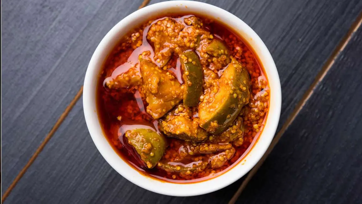 Keri Nu Khatu Athanu Recipe: કેરીનું ખાટું અથાણું બનાવવાની રેસિપી ...