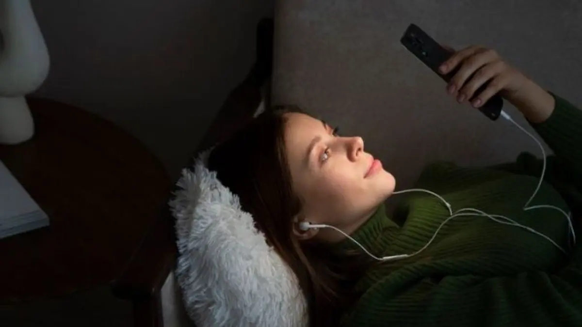 Smartphone: આખો દિવસ મોબાઈલ ફોનનો ઉપયોગ કરવાથી થઈ શકે છે 5 સ્વાસ્થ્ય ...