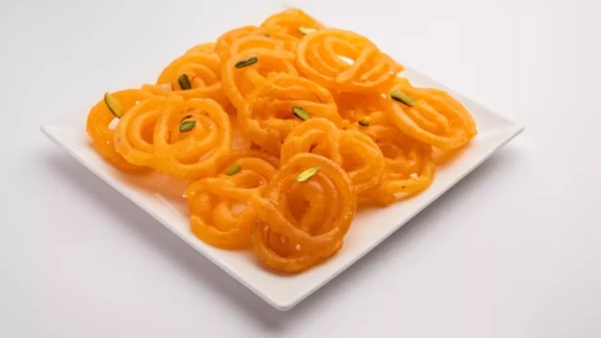 Jalebi recipe: બજાર જેવી ઘરે ક્રિસ્પી અને સ્વાદિષ્ટ જલેબી બનાવો, નોંધી ...