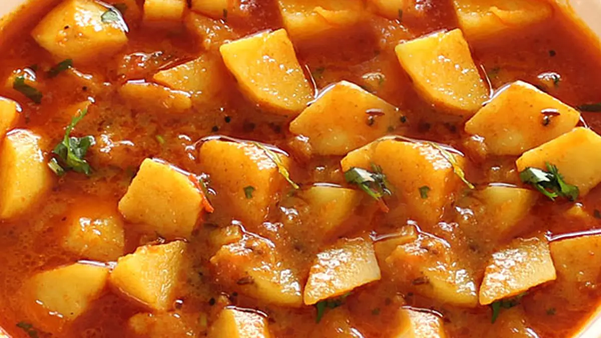 Batata Nu Shaak Recipe: શિયાળાની સાંજે બનાવો રસાવાળું બટાકાનું ટેસ્ટી ...