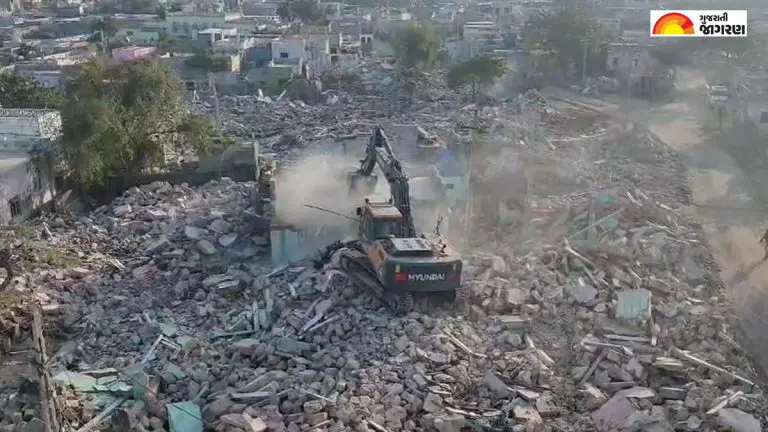 Devbhoomi Dwarka News: બેટ દ્વારકામાં ડિમોલિશન દૂર કરવાની કામગીરી ત્રીજા દિવસે પણ યથાવત, બે ...