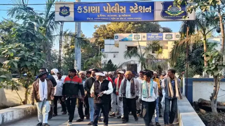 Mahisagar: મામલતદારે દીકરીને જાતિનો દાખલો કાઢી ન આપાતા પિતાએ કંટાળીને ...