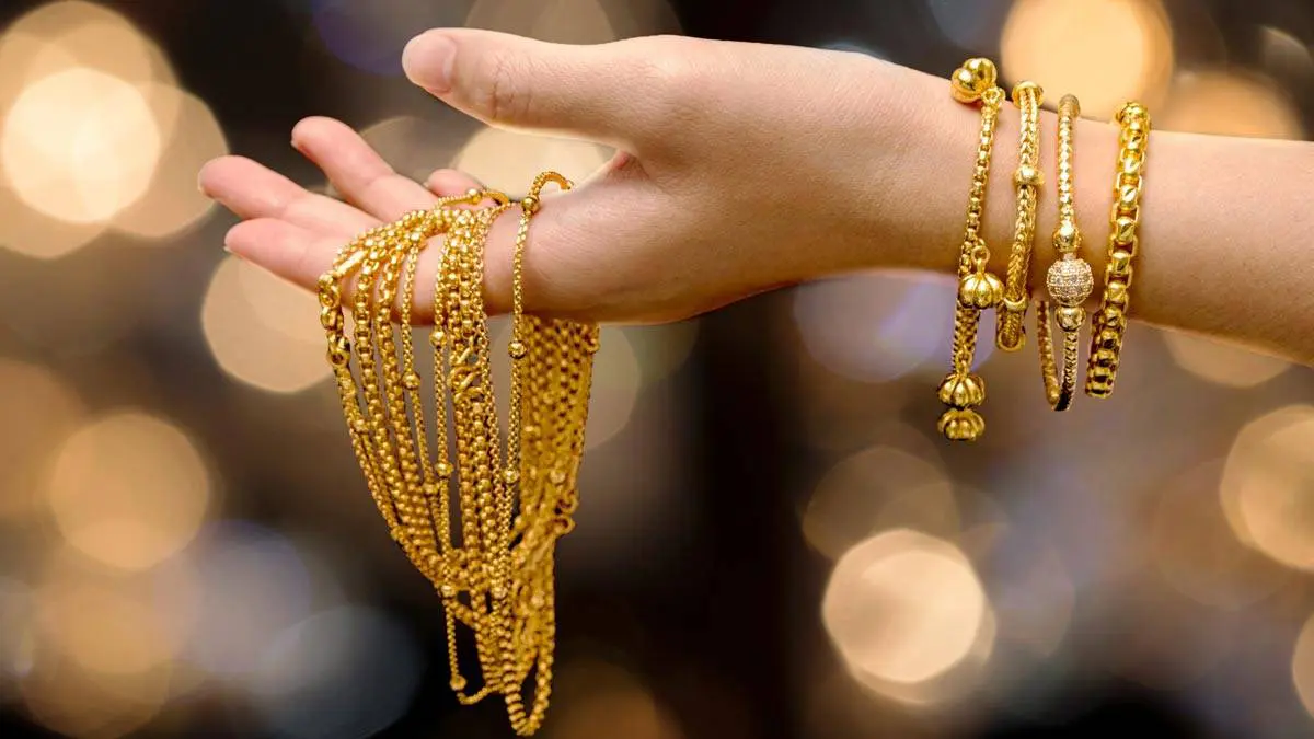 Gold Price in Surat: હીરા નગરી સુરતમાં સોનાનો ભાવ ઘટ્યો કે વધ્યો? જાણો ...