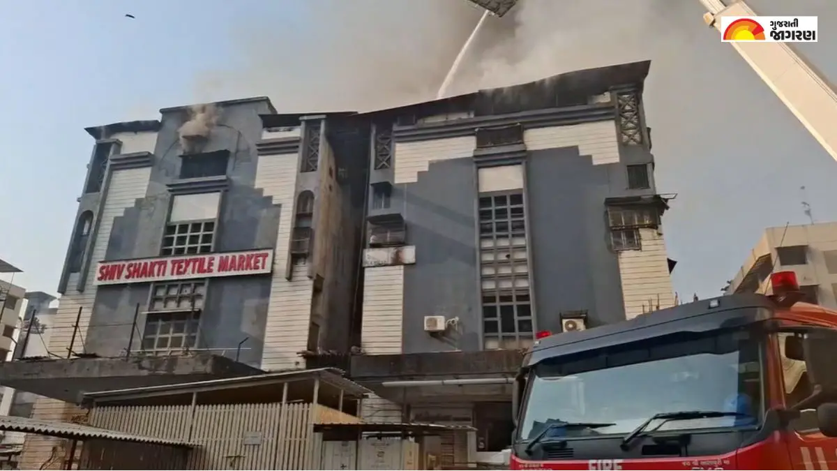 Surat Fire News: સુરતના શિવશક્તિ માર્કેટમાં લાગેલી આગ 26 કલાક બાદ પણ ...