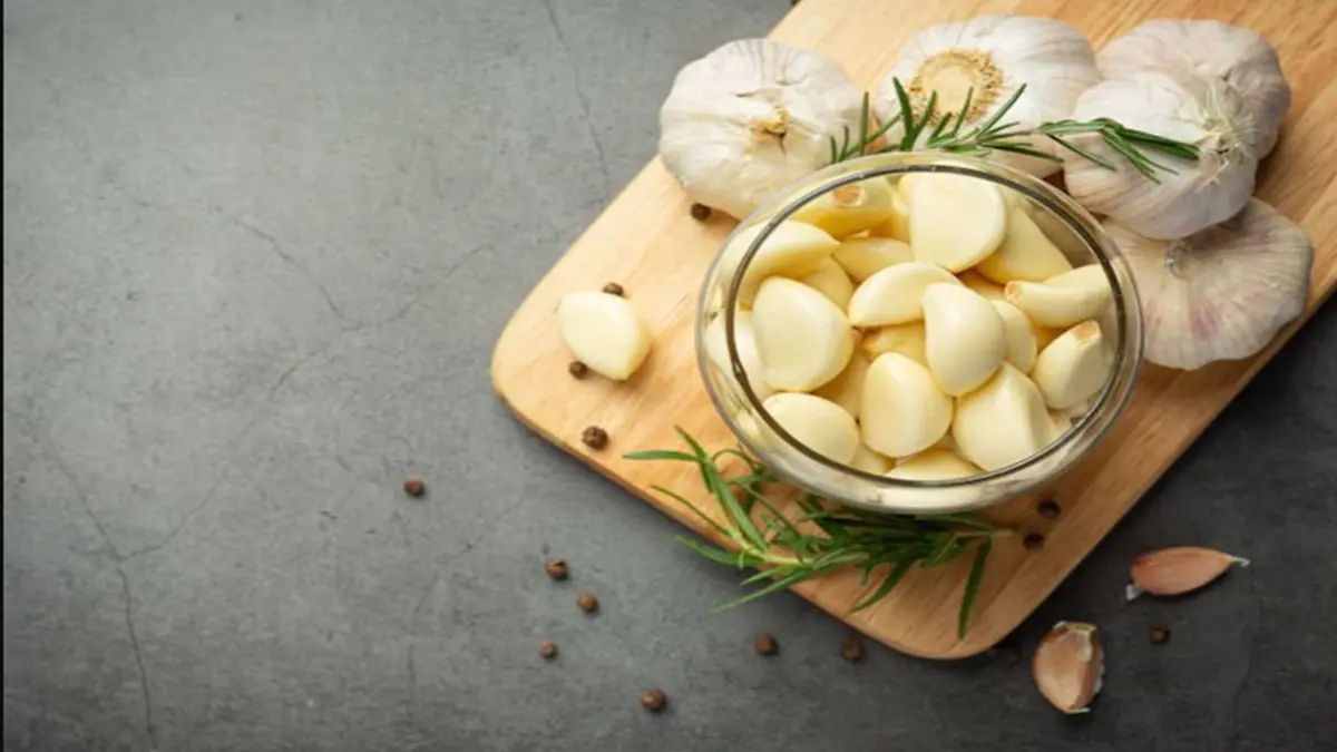 Garlic Benefits: શું ઉનાળામાં લસણ ખાવું જોઈએ? નિષ્ણાતો પાસેથી તેના ...