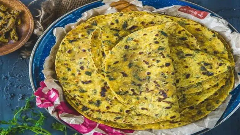 Gujarati Thepla Recipe: આ રીતે બનાવો ગુજરાતી સ્ટાઈલમાં મેથીના થેપલા ...