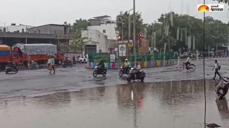 Surat Rain: સુરત જિલ્લામાં ભારે વરસાદની આગાહી વચ્ચે સવારથી વરસાદી માહોલ, માંગરોળમાં 1 ઇંચ ...