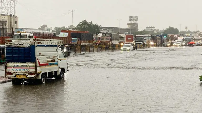 Surat Rain: આજે વહેલી સવારથી સુરતના 9 તાલુકામાં મેઘમહેર યથાવત, જાણો ક્યાં તાલુકામાં સૌથી વધુ ...