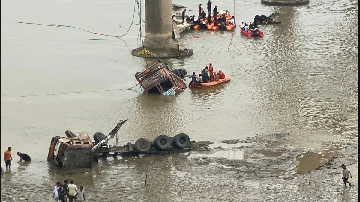 Gambhira Bridge Collapse: ગંભીરા બ્રિજ દુર્ઘટનામાં મૃત્યુઆંક વધીને 18 થયો, સામે આવી યાદી- 16 ...