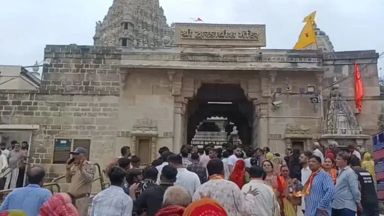 Devbhoomi Dwarka News: દ્વારકામાં ગુરુ પૂર્ણિમા: હજારો ભક્તોએ દ્વારકાધીશના દર્શન કર્યા, ગોમતી ...