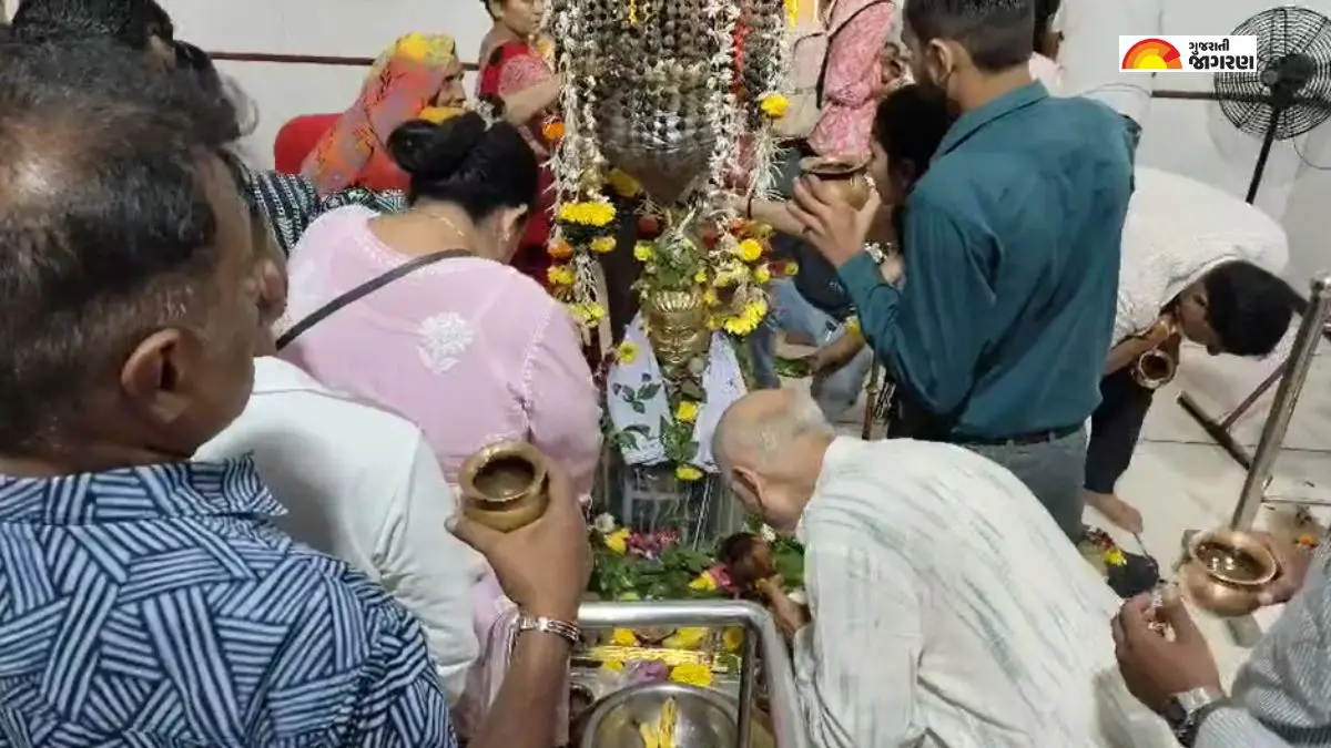 Surat News: આજથી પવિત્ર શ્રાવણ માસનો પ્રારંભ, સુરતમાં મંદિરો હર હર ...
