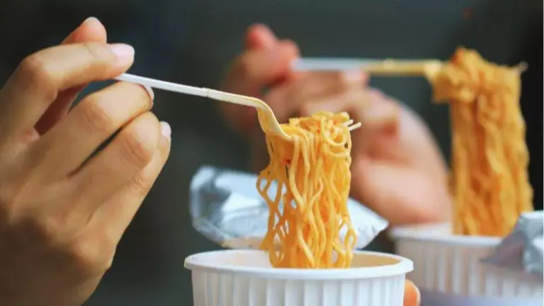 Instant Noodles Side Effects: કાચા ઇન્સ્ટન્ટ નૂડલ્સ ખાવાથી 13 વર્ષના ...