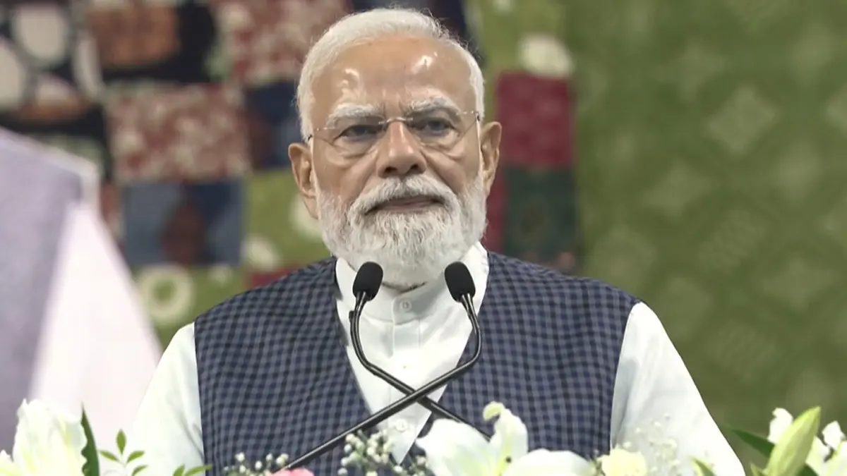 PM Modi Gujarat Visit Live: વડાપ્રધાન નરેન્દ્ર મોદીએ સભાને સંબોધતા ...